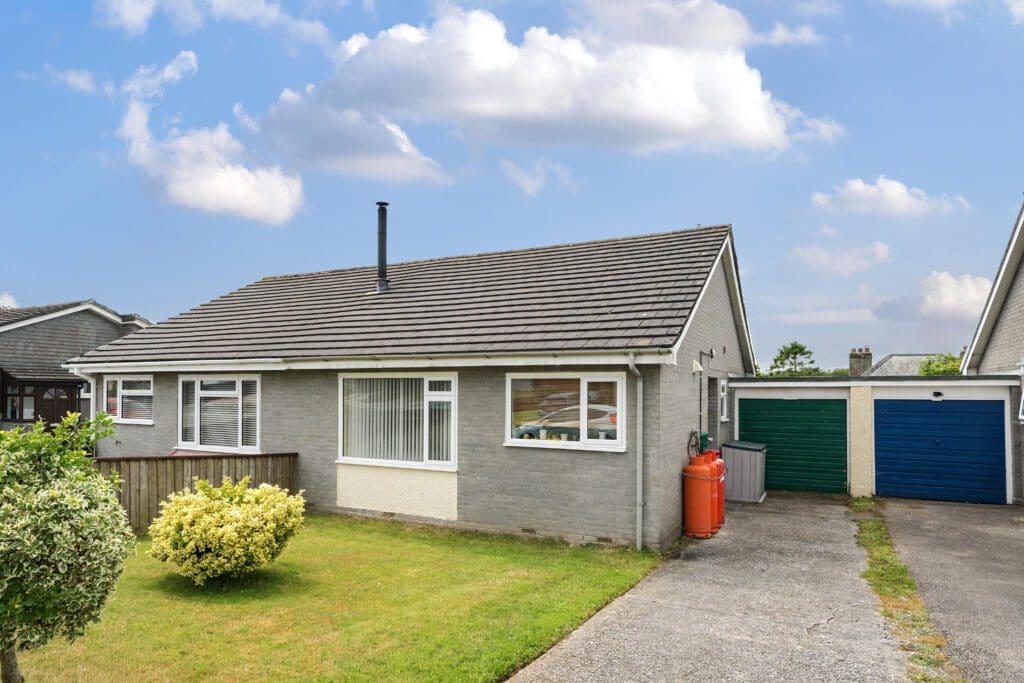 Home - David J Robinson Estate Agents & Auctioneers